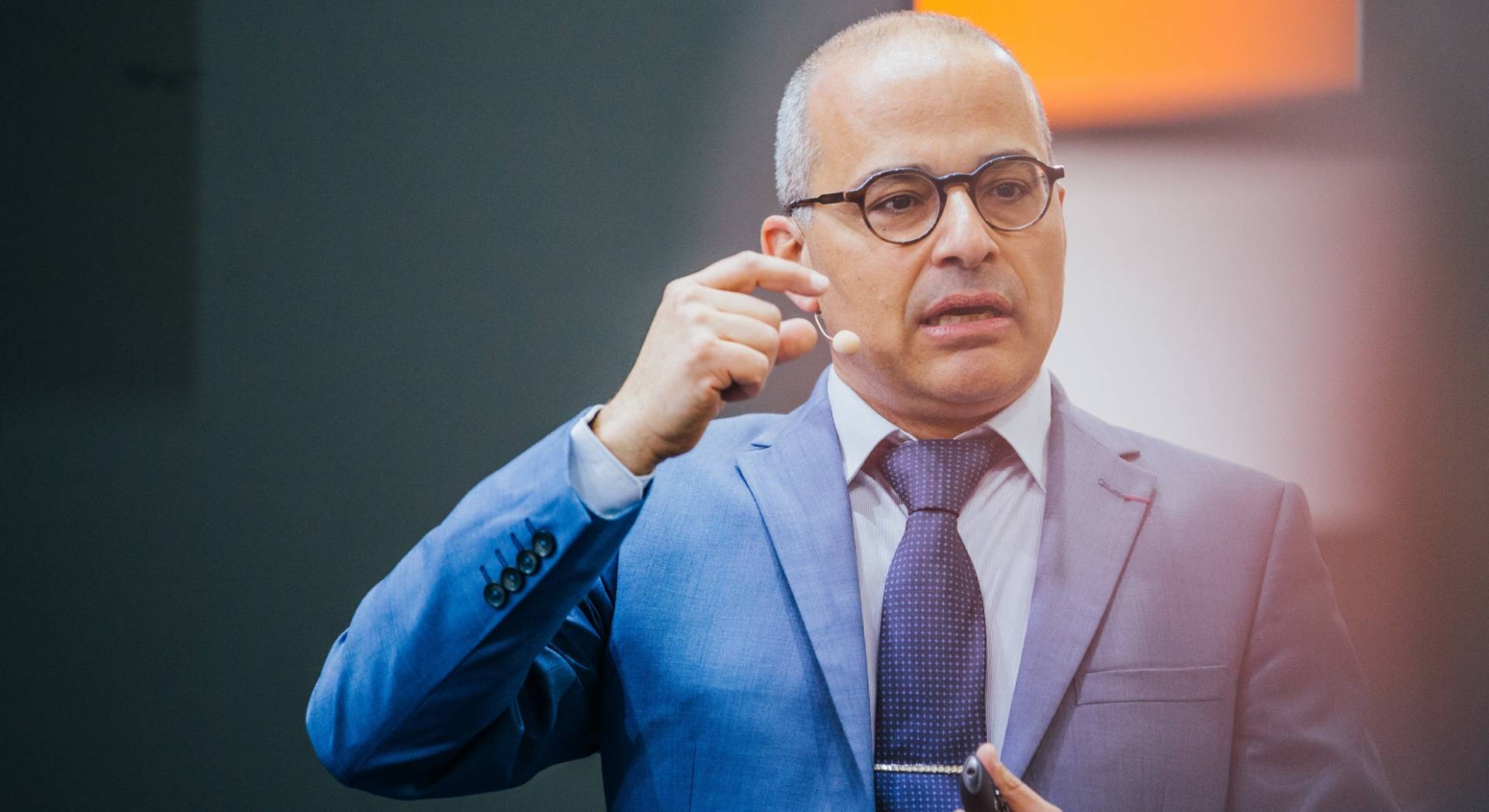 Dr. Moussally zu Table Tops auf der IDS 2019 › Komet Magazin